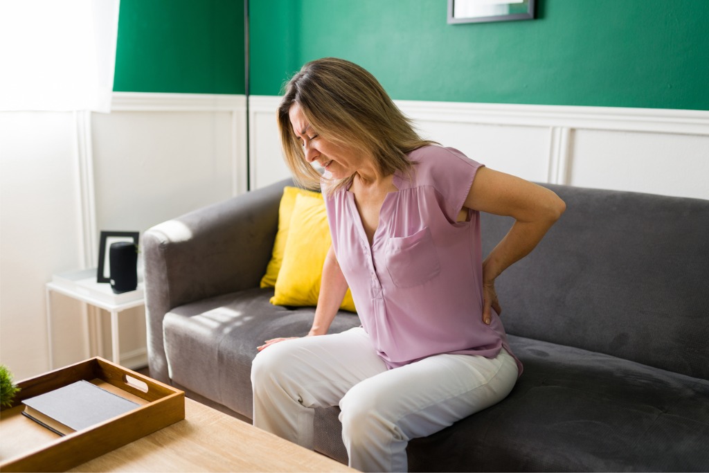 5 Warning Signs of Chronic Sacroiliitis | PainTEQ | LINQ Procedure for ...
